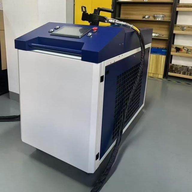 Wholesale 6000W Continuous laser cleaning machine with 500x500mm scan ...
